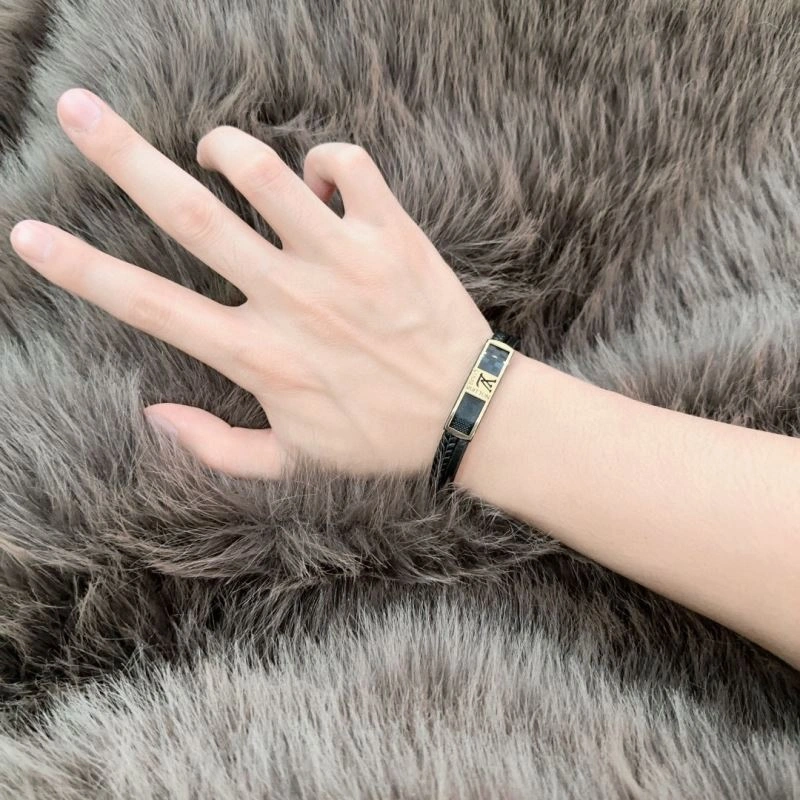 Accurate model Louis Vuitton Bracelets