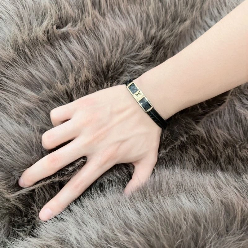 Accurate model Louis Vuitton Bracelets