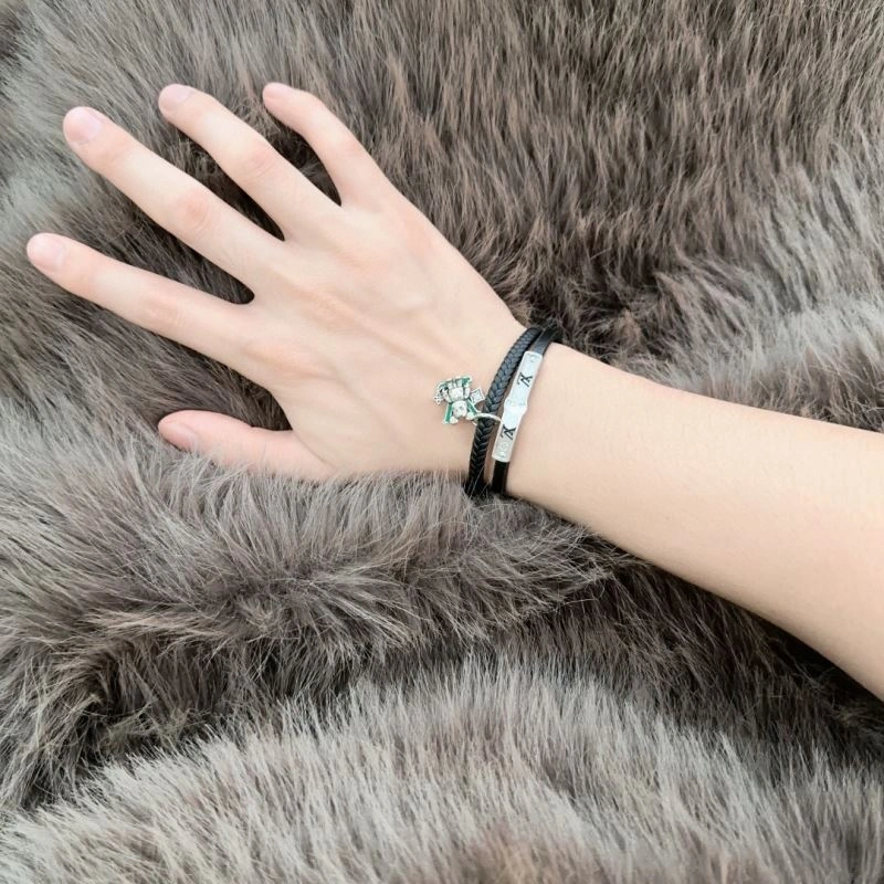 Top mirror Louis Vuitton Bracelets