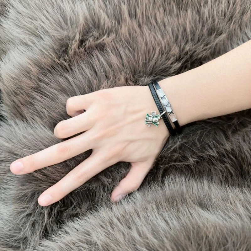 Top mirror Louis Vuitton Bracelets