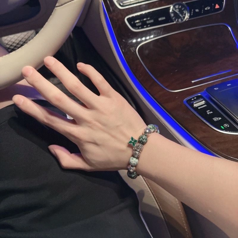 Top mirror Louis Vuitton Bracelets