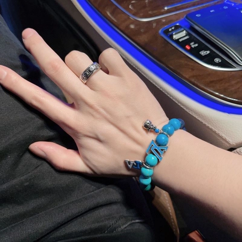 Low-cost Louis Vuitton Bracelets