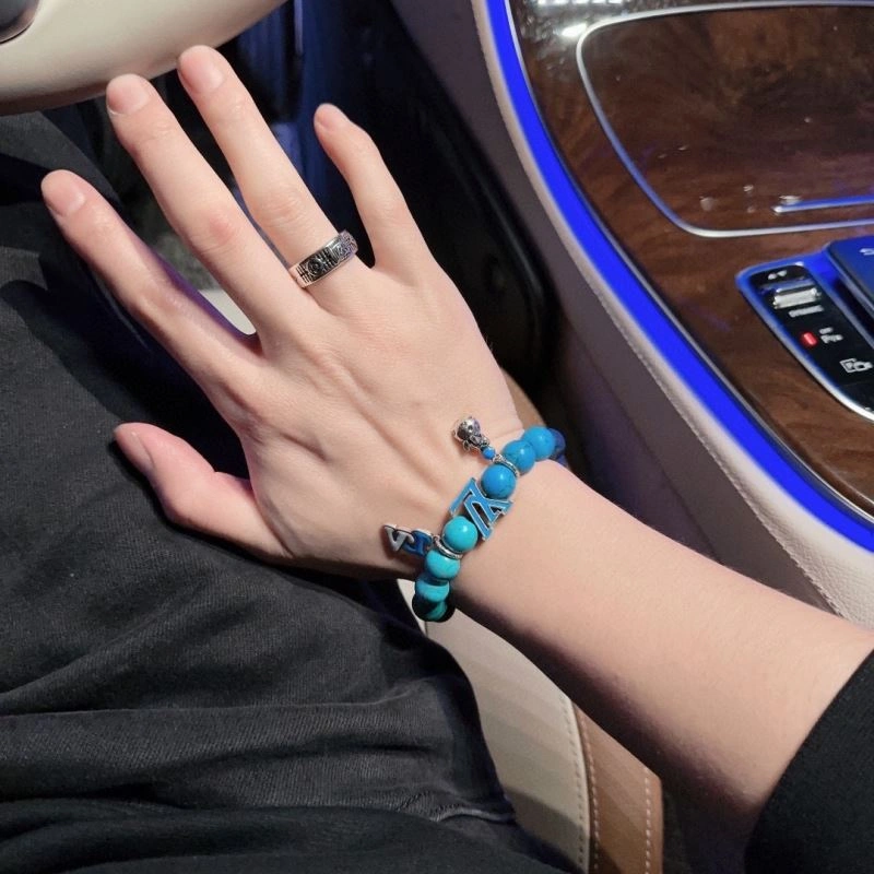 Low-cost Louis Vuitton Bracelets