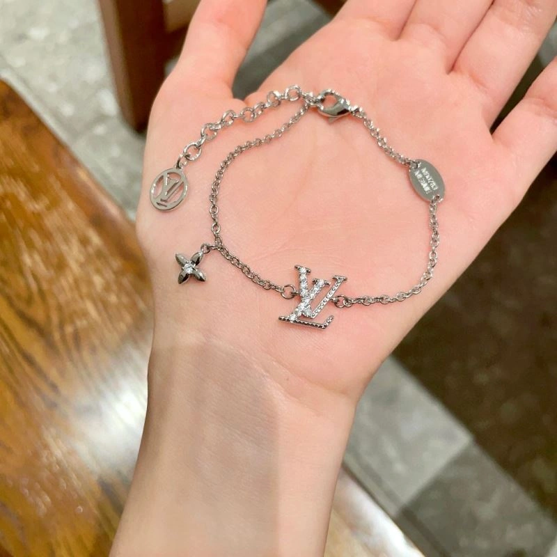 High accuracy Louis Vuitton Bracelets