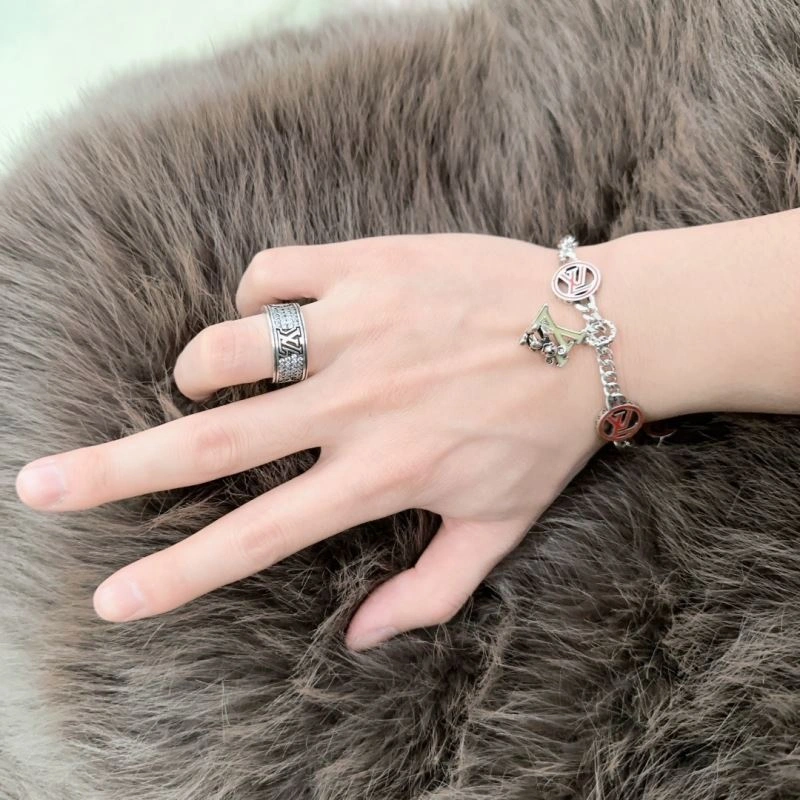 Inexpensive Louis Vuitton Bracelets