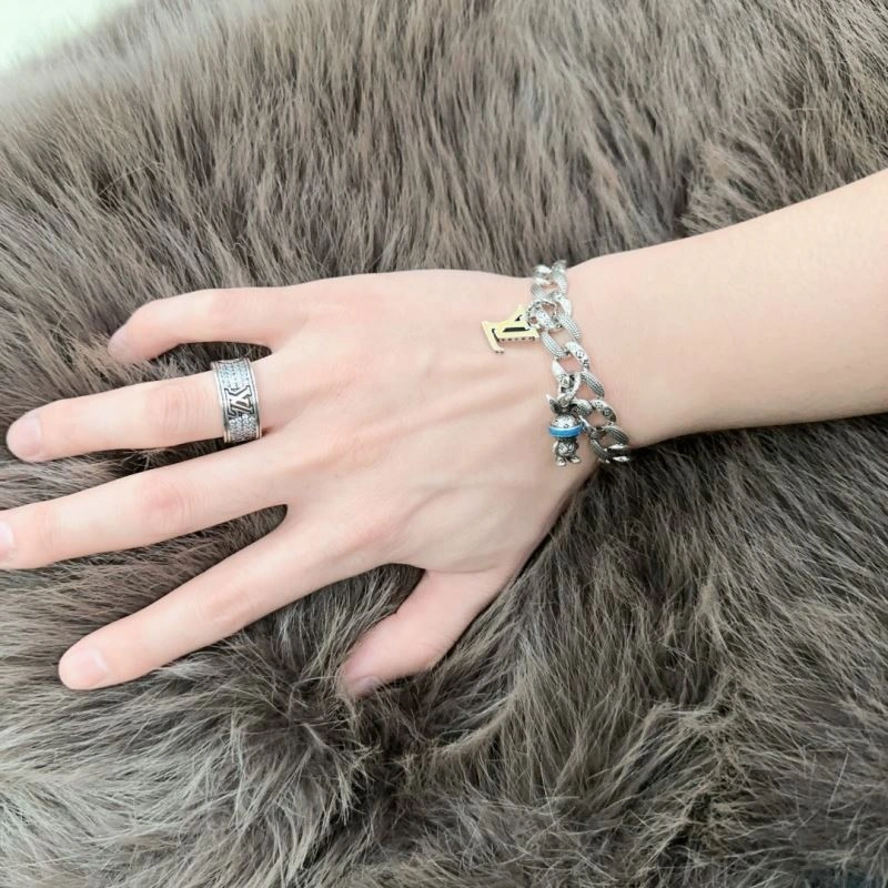 Low-cost Louis Vuitton Bracelets