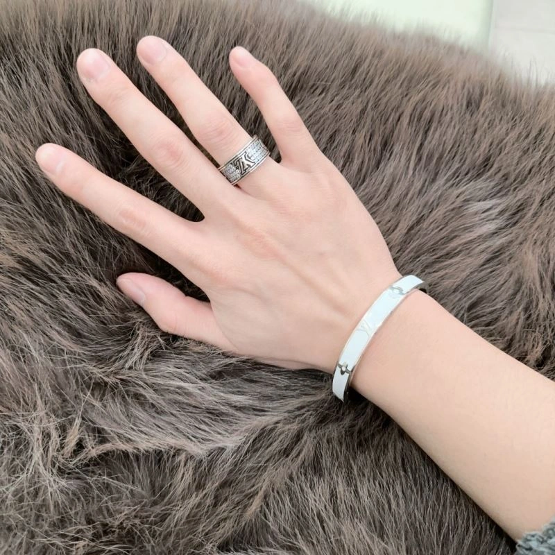 Factory-made Louis Vuitton Bracelets