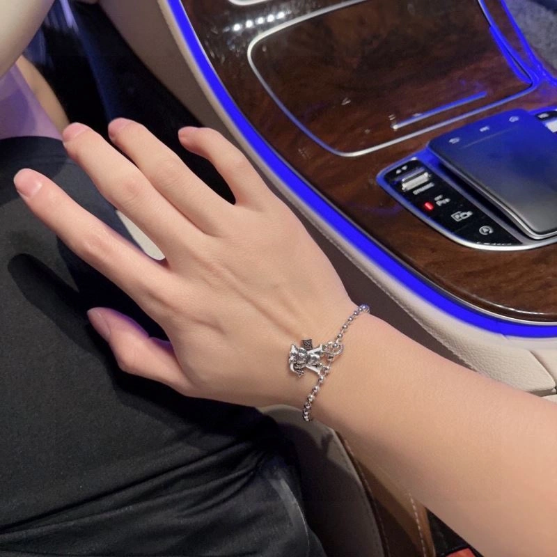 Low-cost Louis Vuitton Bracelets