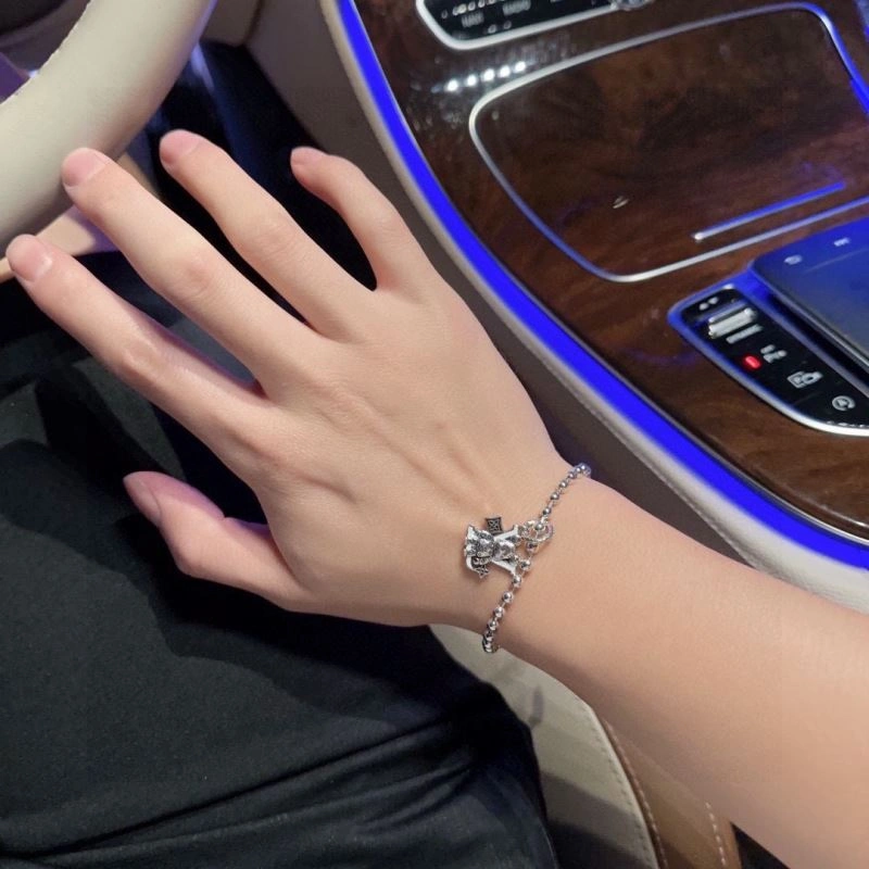 Low-cost Louis Vuitton Bracelets