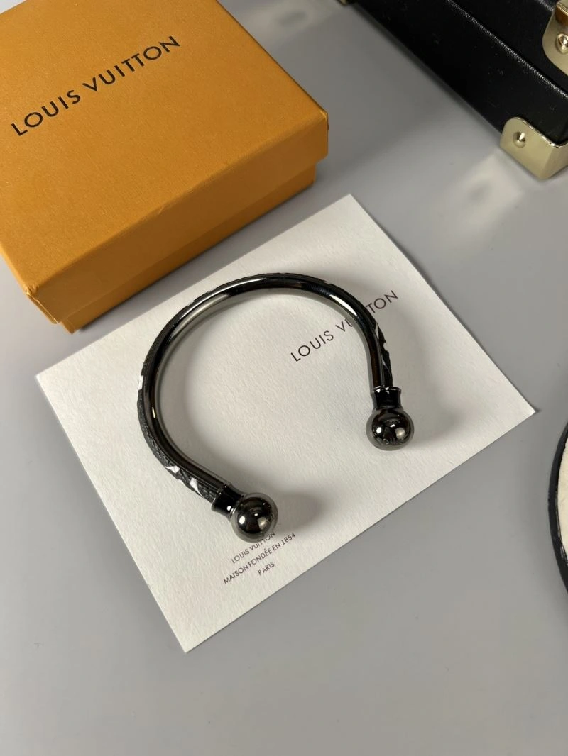 Low-cost Louis Vuitton Bracelets