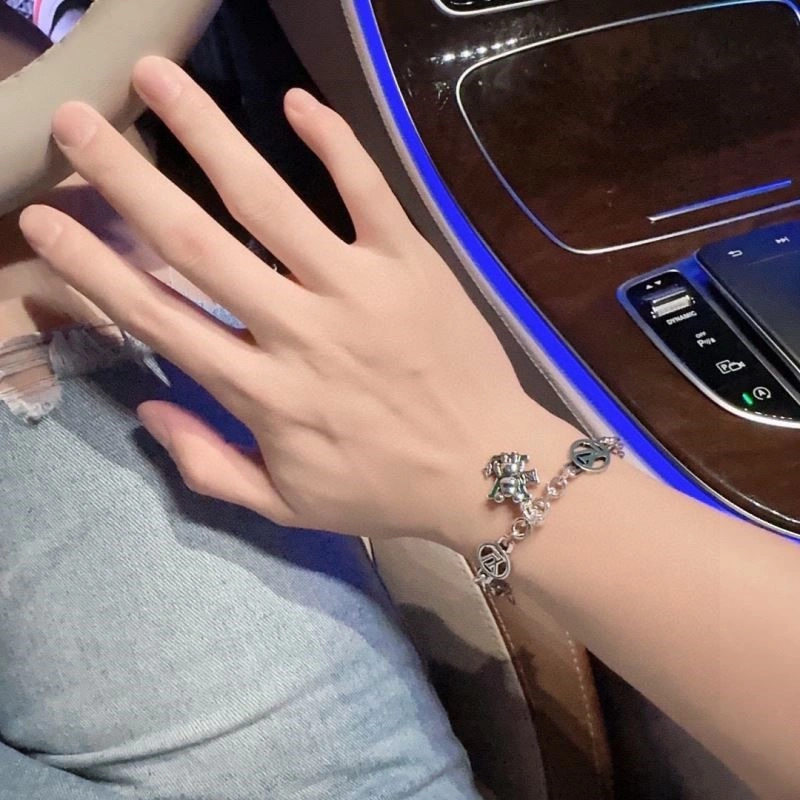 Precise copy Louis Vuitton Bracelets