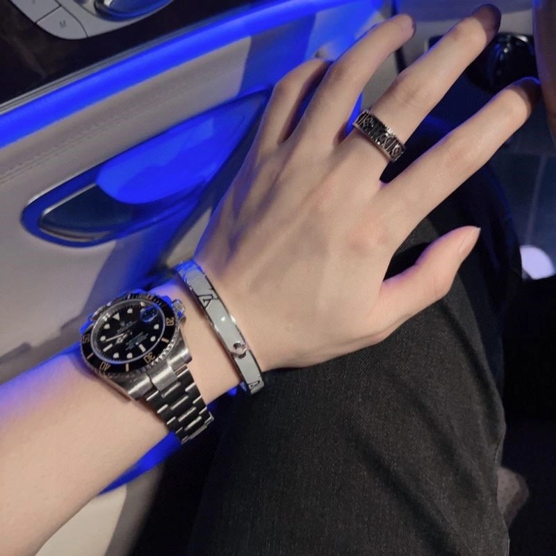 Inexpensive Louis Vuitton Bracelets