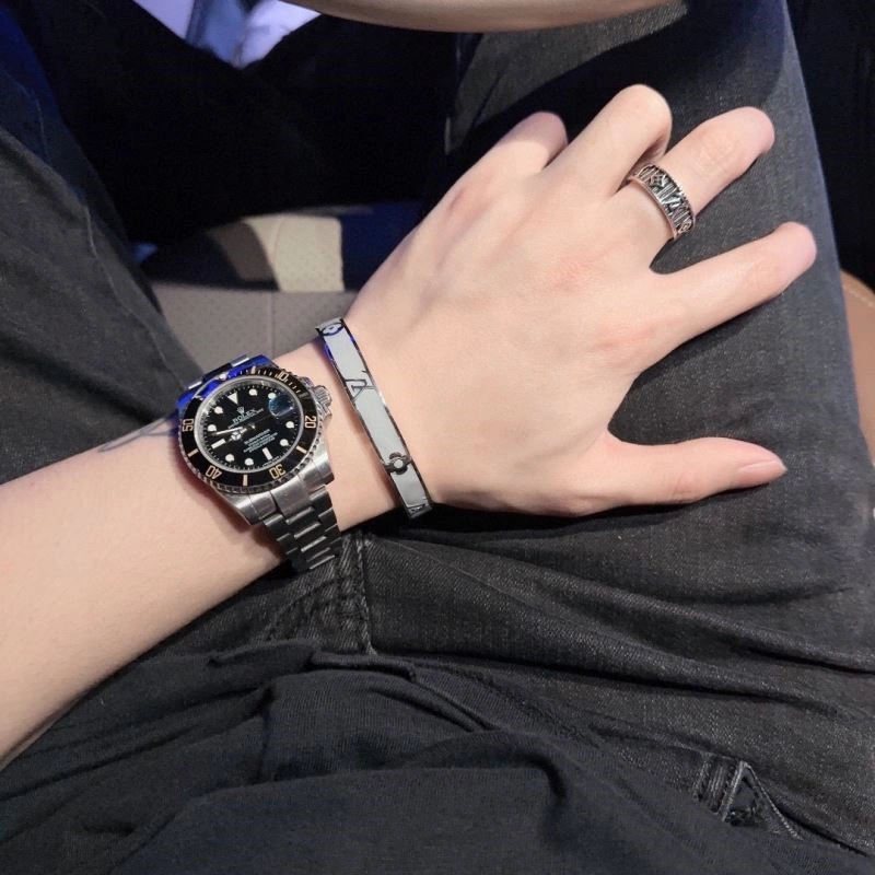 Inexpensive Louis Vuitton Bracelets