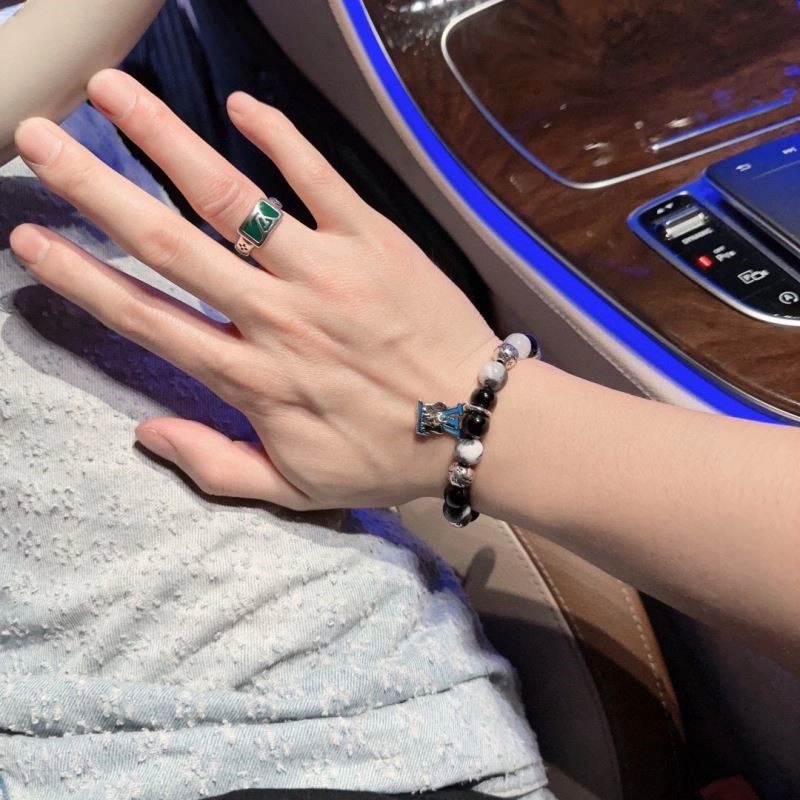 Low-cost Louis Vuitton Bracelets