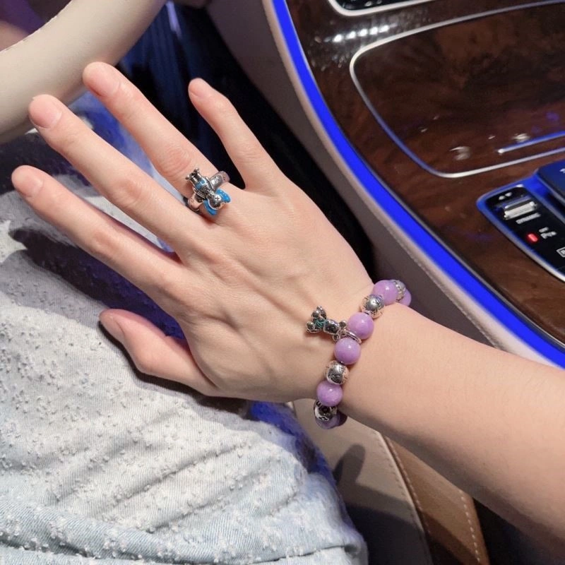 Low-cost Louis Vuitton Bracelets