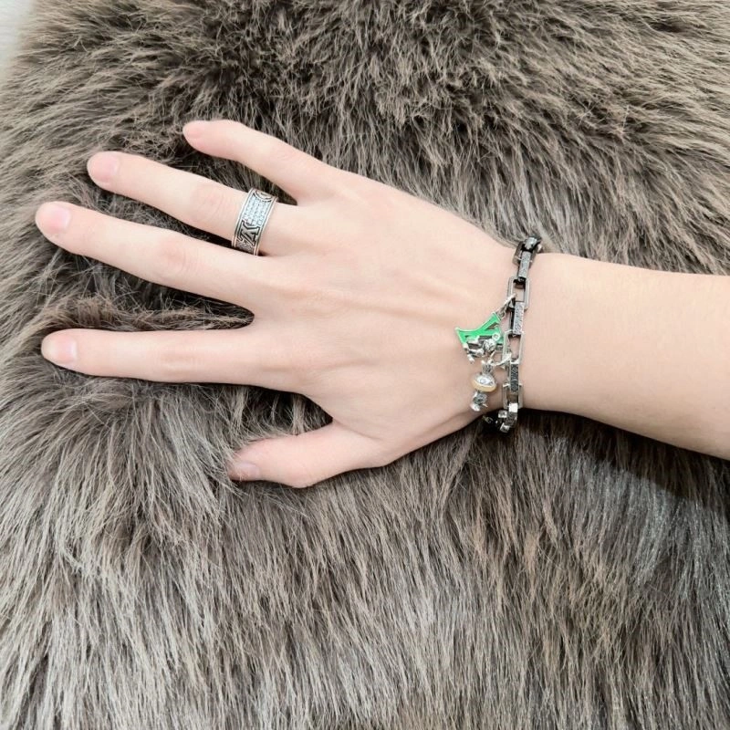 Accurate model Louis Vuitton Bracelets