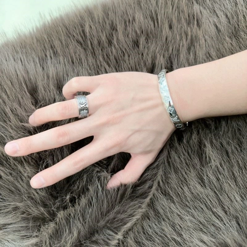 Economical Louis Vuitton Bracelets