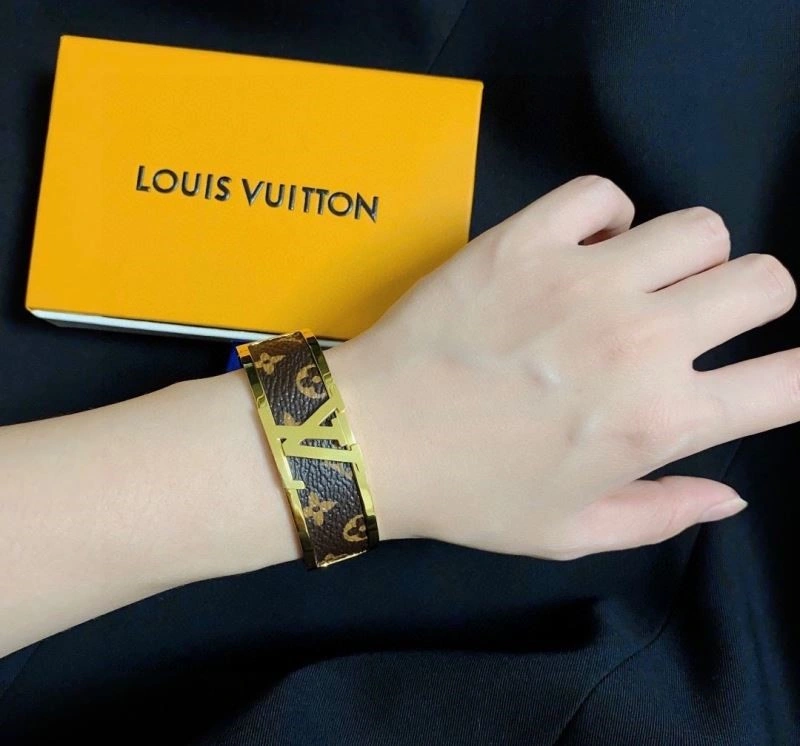 Discounted Louis Vuitton Bracelets