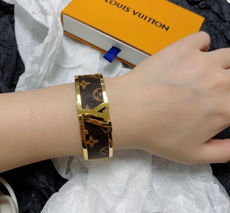 Discounted Louis Vuitton Bracelets