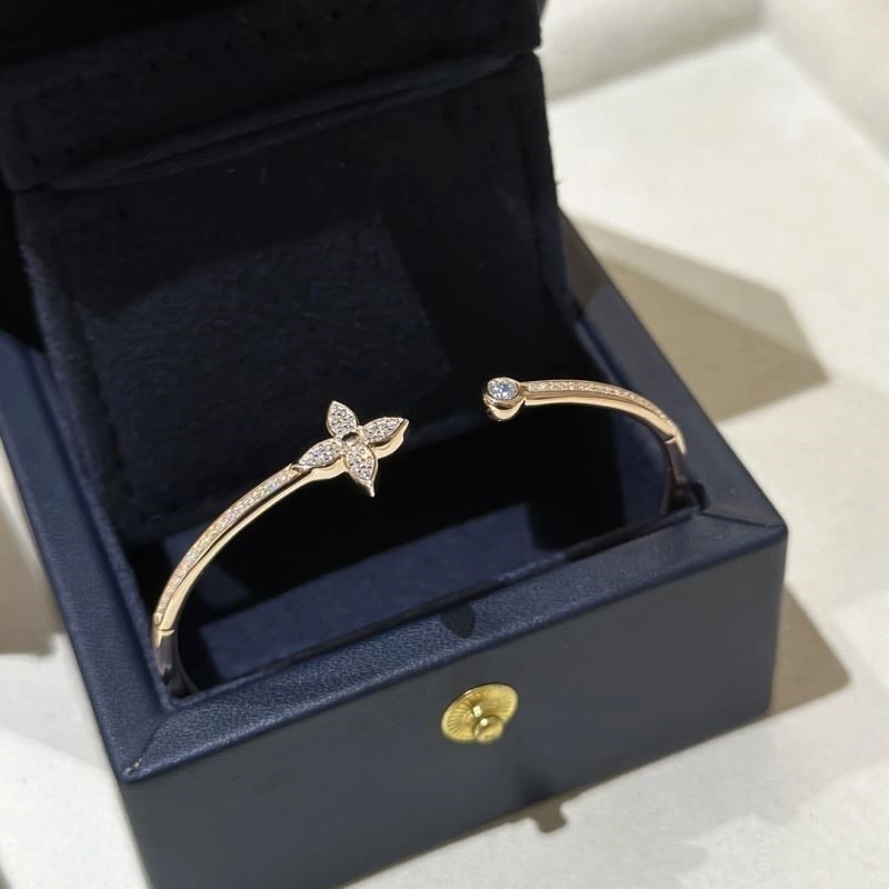 Precise copy Louis Vuitton Bracelets