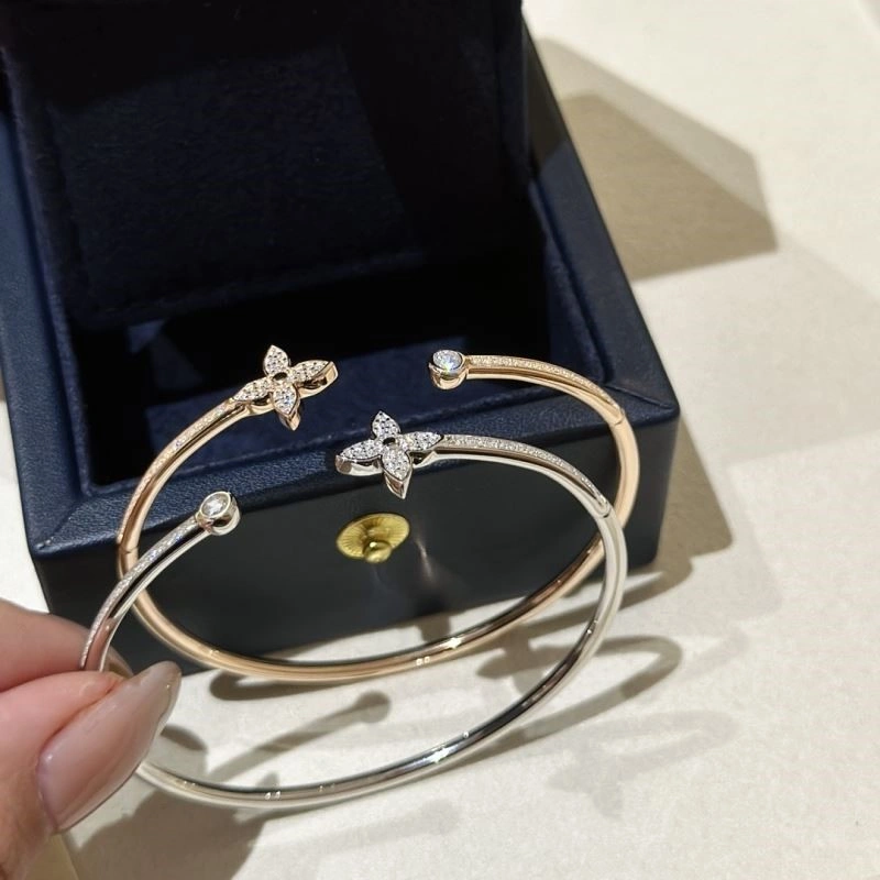 Precise copy Louis Vuitton Bracelets