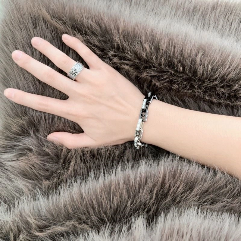 Bargain Louis Vuitton Bracelets