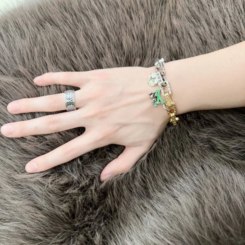 Accurate model Louis Vuitton Bracelets