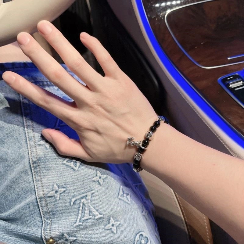 Low-cost Louis Vuitton Bracelets