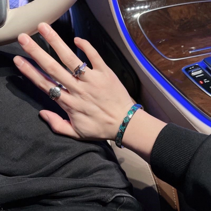 High accuracy Louis Vuitton Bracelets