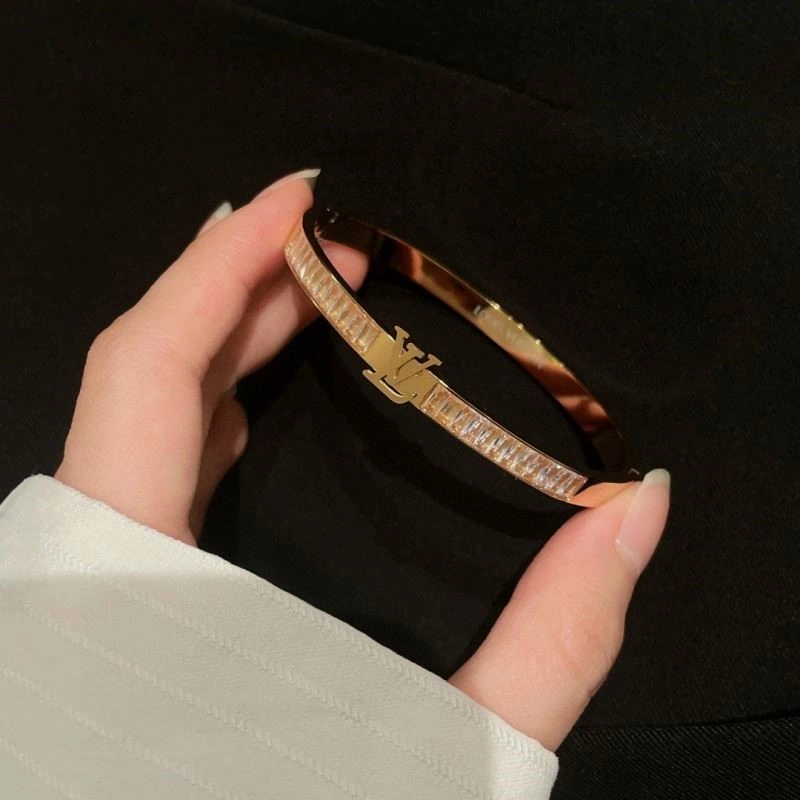 Precise copy Louis Vuitton Bracelets