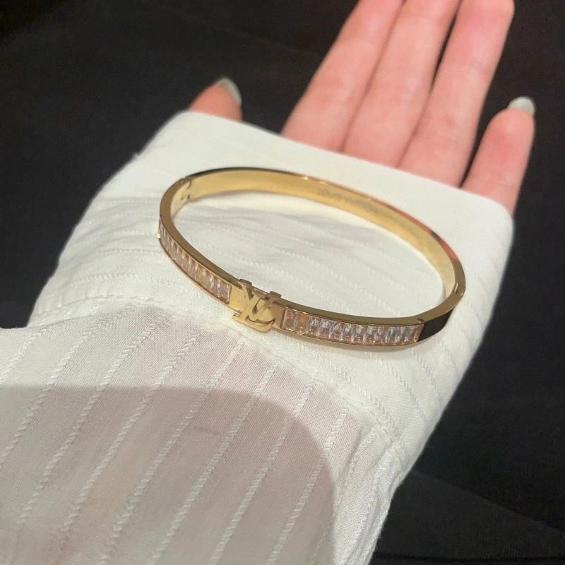 Precise copy Louis Vuitton Bracelets