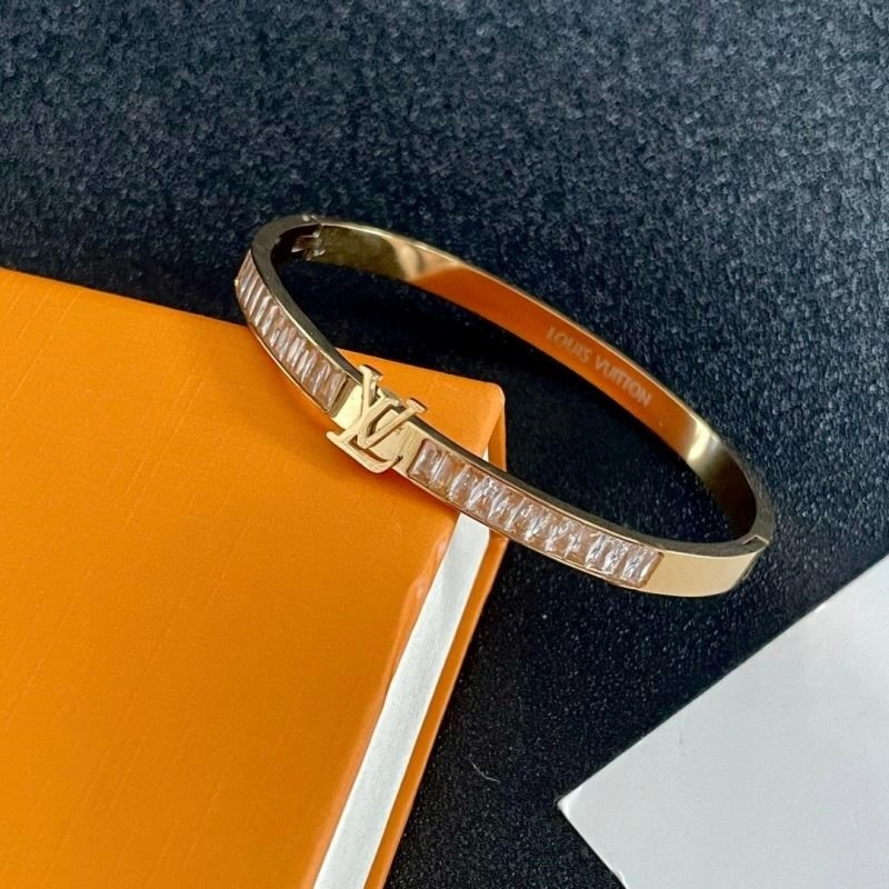 Precise copy Louis Vuitton Bracelets