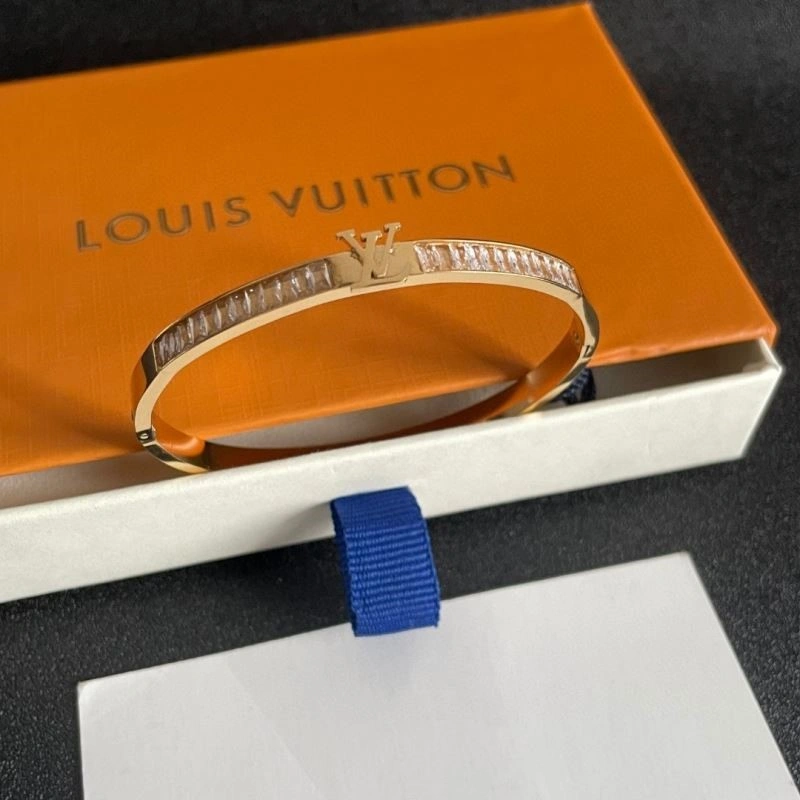 Precise copy Louis Vuitton Bracelets