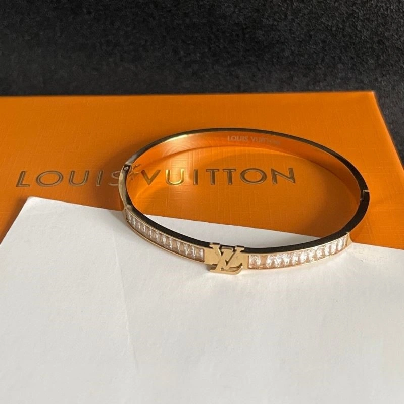 Precise copy Louis Vuitton Bracelets