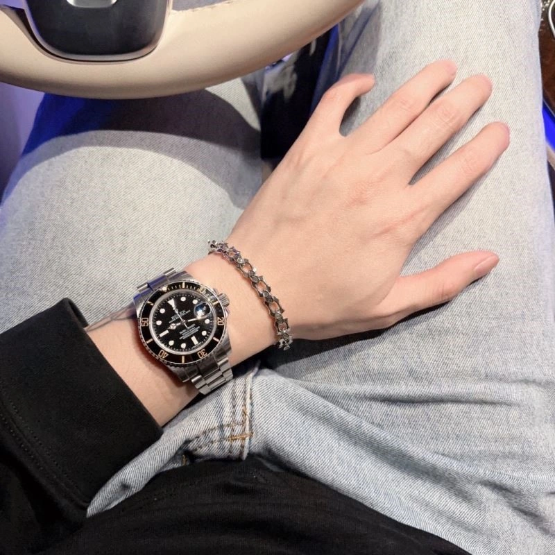 Cut-rate Louis Vuitton Bracelets