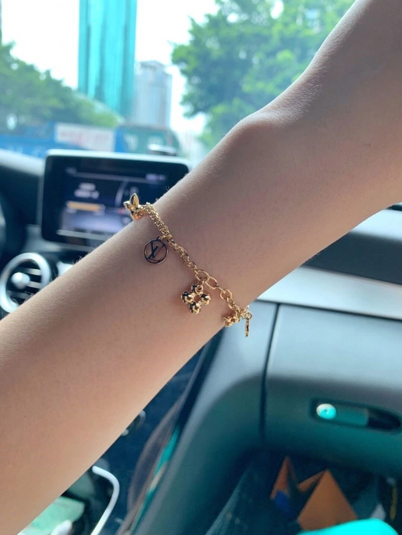 Cut-rate Louis Vuitton Bracelets