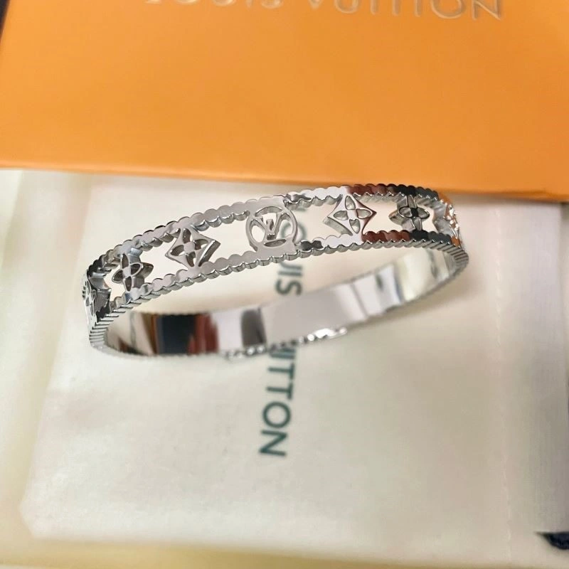 Low-cost Louis Vuitton Bracelets
