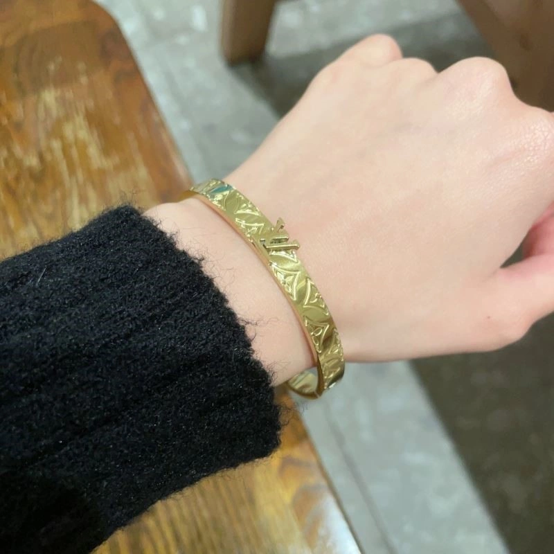 Exact replica Louis Vuitton Bracelets