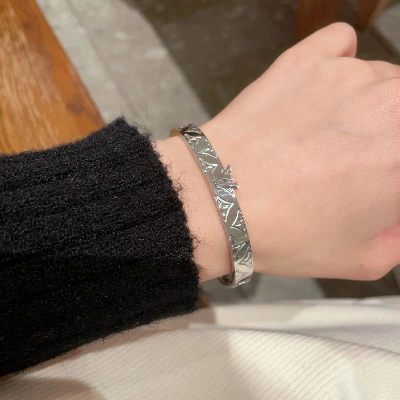 Discounted Louis Vuitton Bracelets