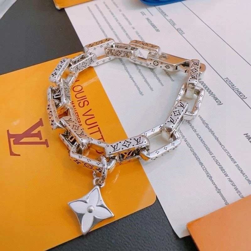 Low-cost Louis Vuitton Bracelets