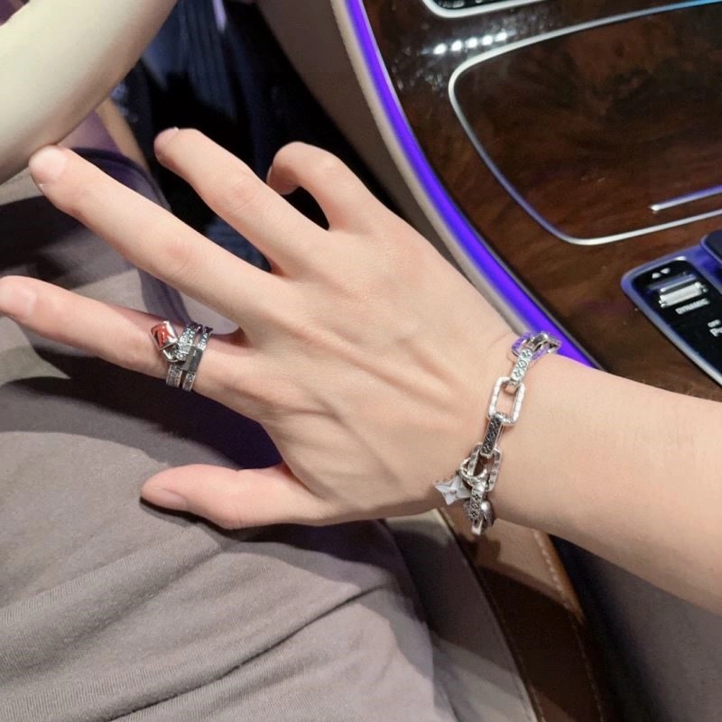 Low-cost Louis Vuitton Bracelets