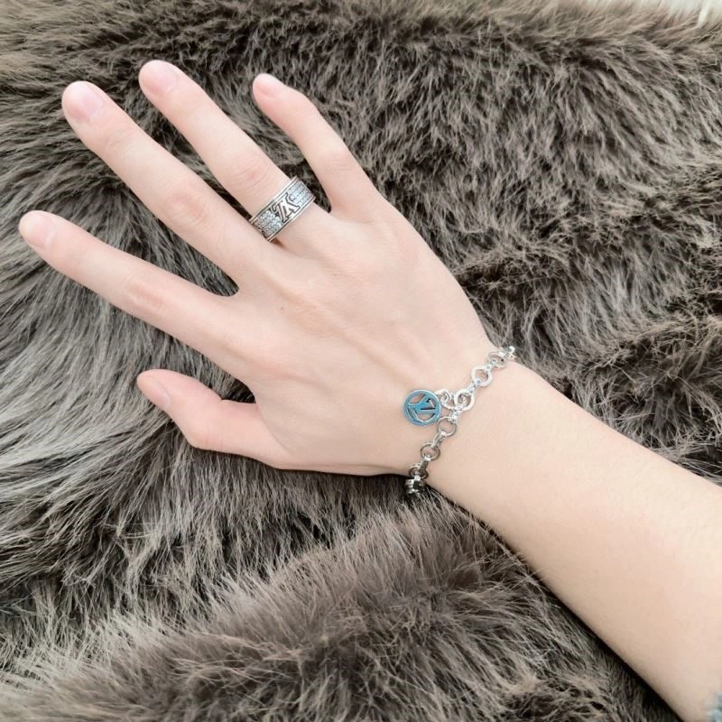 Top mirror Louis Vuitton Bracelets