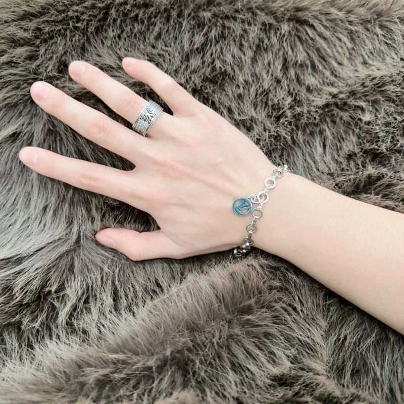 Top mirror Louis Vuitton Bracelets