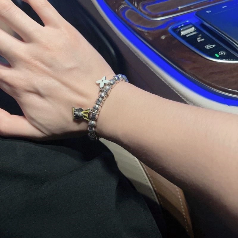 Top mirror Louis Vuitton Bracelets