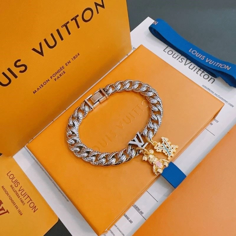 Top mirror Louis Vuitton Bracelets