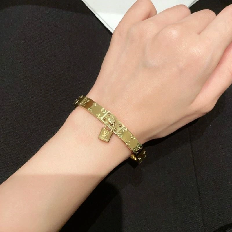 Inexpensive Louis Vuitton Bracelets
