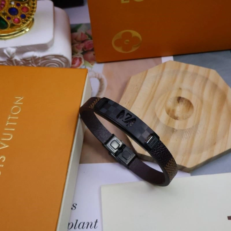 Top mirror Louis Vuitton Bracelets