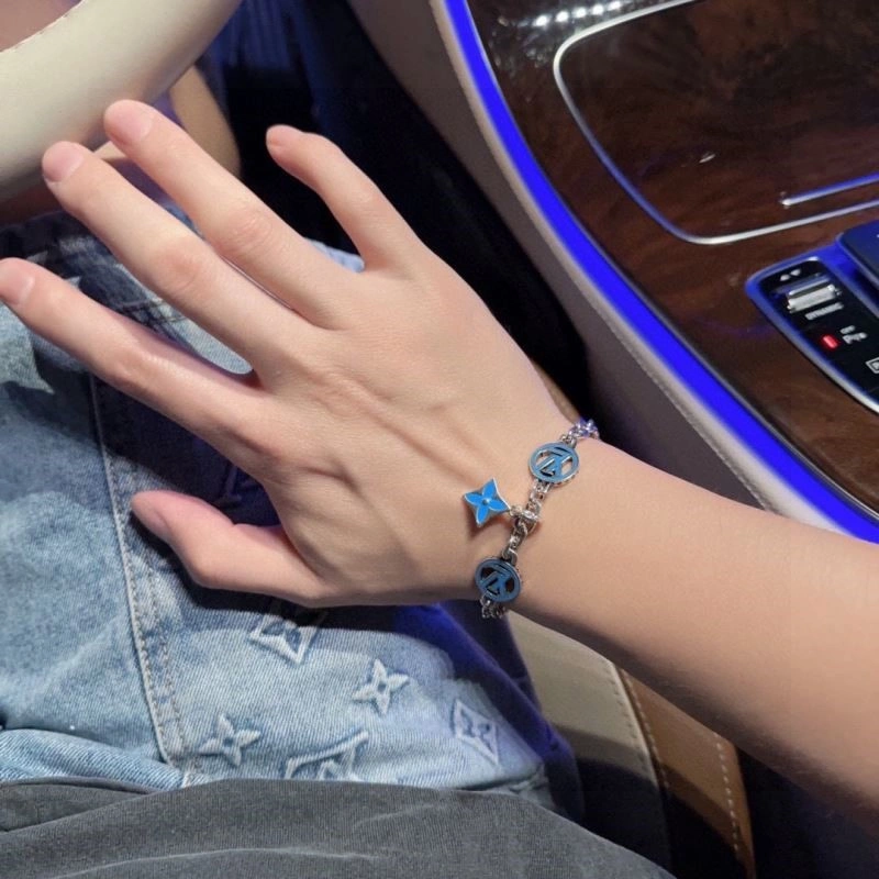Precise copy Louis Vuitton Bracelets