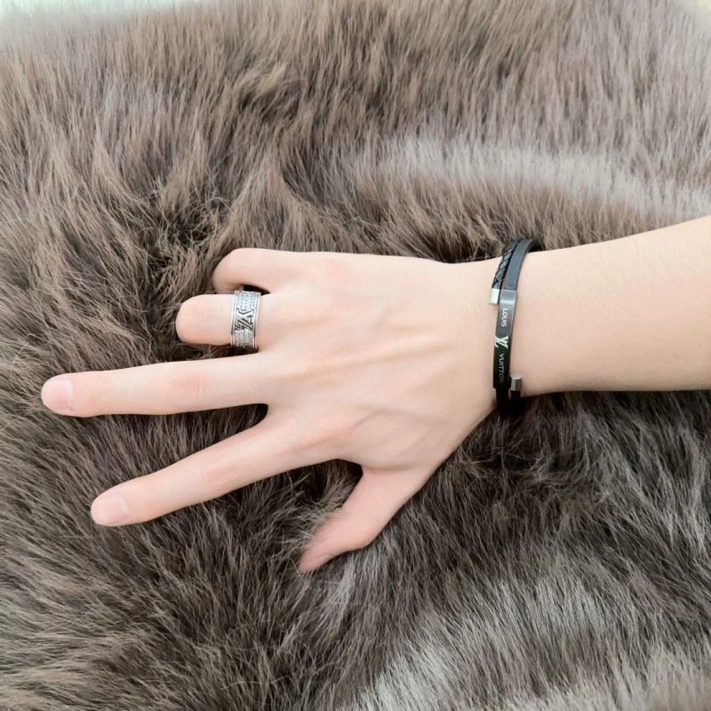 Bargain Louis Vuitton Bracelets