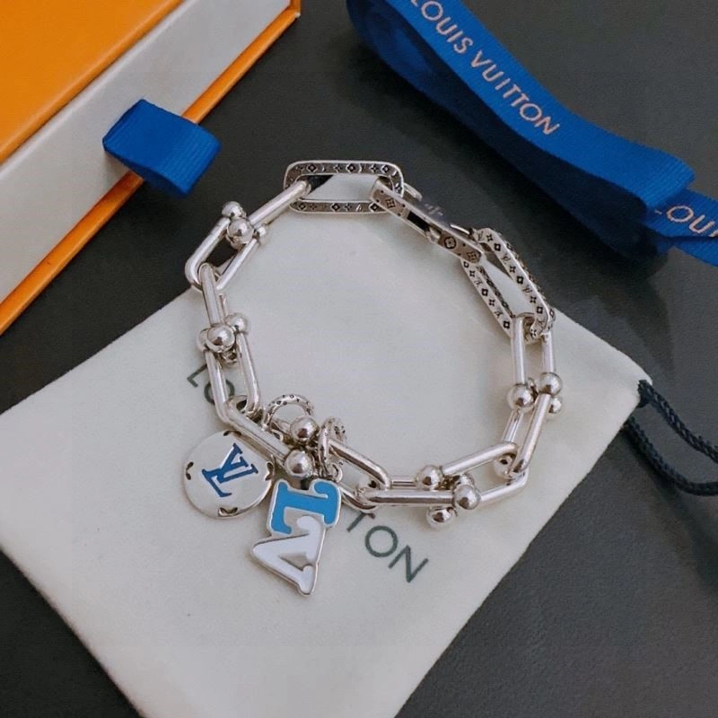 Top mirror Louis Vuitton Bracelets